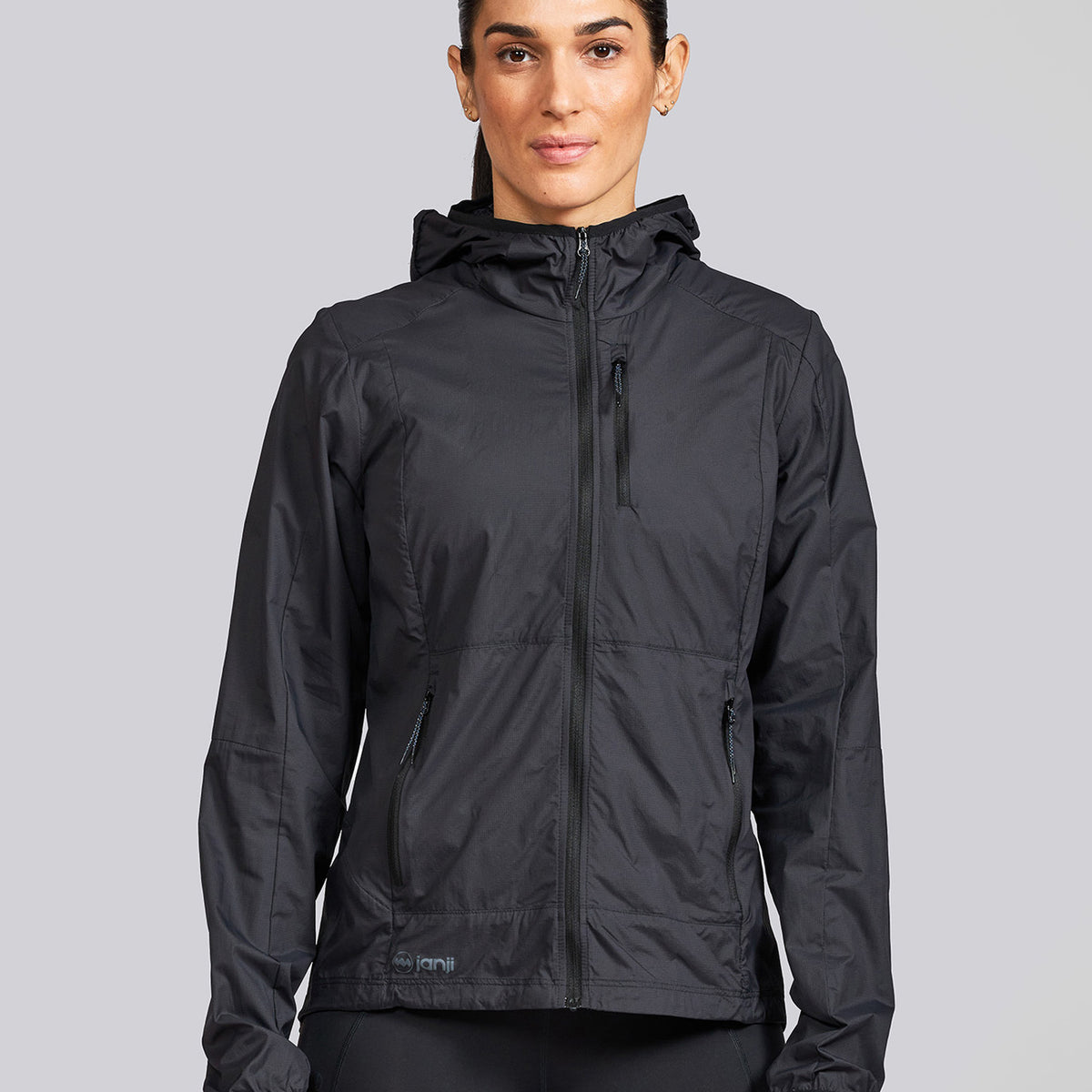 W's Zephyrunner Wind Shell – Janji UK